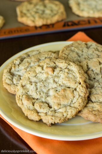 Chewy Oatmeal Cookies – Deliciously Sprinkled