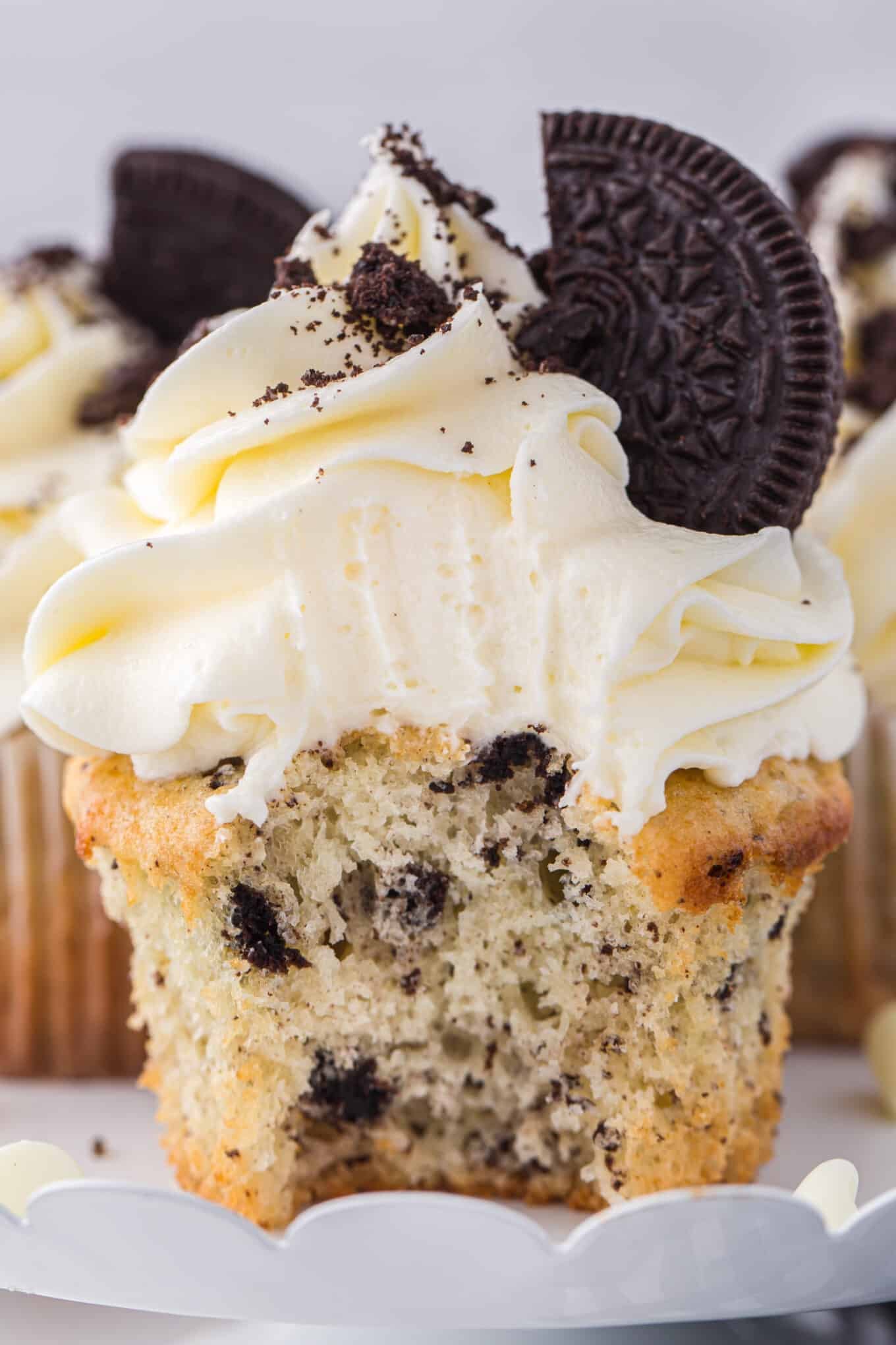 The Best Oreo Cupcakes – Deliciously Sprinkled
