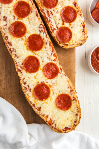 Easy French Bread Pizza Recipe – Deliciously Sprinkled