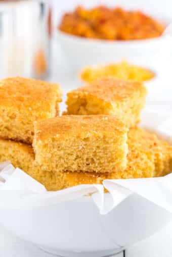 Quick and Easy Jiffy Cornbread Recipe – Deliciously Sprinkled