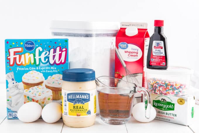 Funfetti Cake (Box Mix But Better!) – Deliciously Sprinkled