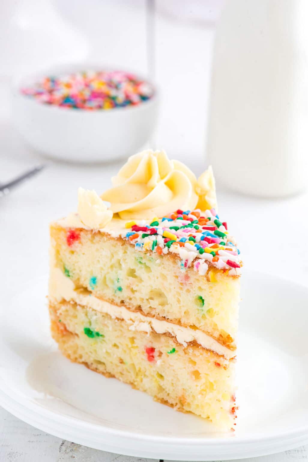 Funfetti Cake (Box Mix But Better!) – Deliciously Sprinkled